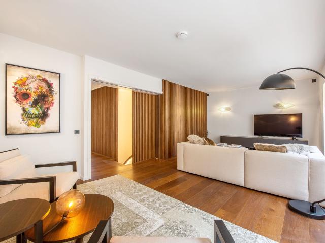 3 Bedrooms Flat for Rent in Rutland Gate | Foxtons