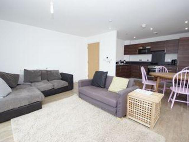 3 Bedrooms Flat for rent in Ruffin House, Roseberry Place, Dalston E8