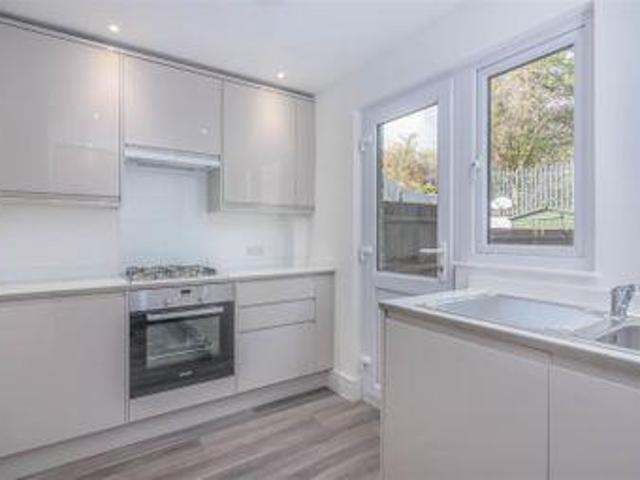 3 Bedrooms Flat for rent in Wotton Road, London NW2