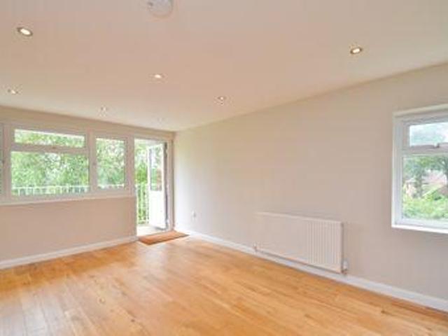 3 Bedrooms Flat for rent in Wolsey House Queenswood Avenue, Hampton TW12