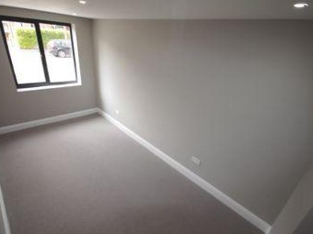 3 Bedrooms Flat for rent in Woodgrange Road, Woodside Park, London N12