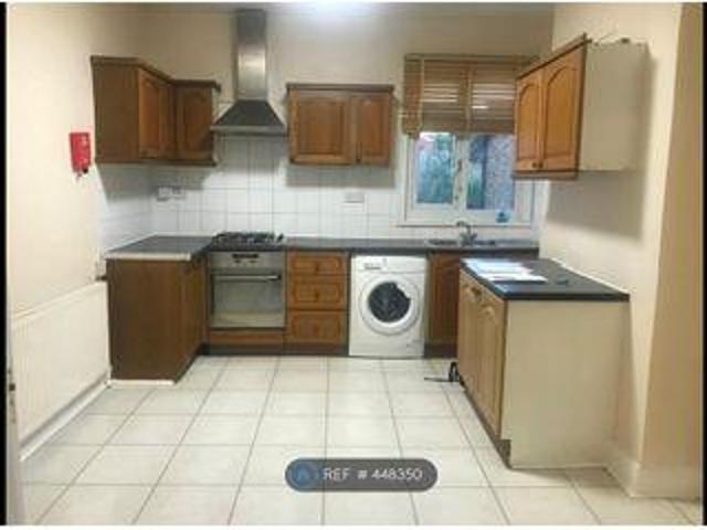 3 Bedrooms Flat for rent in Woodside Road, London N22