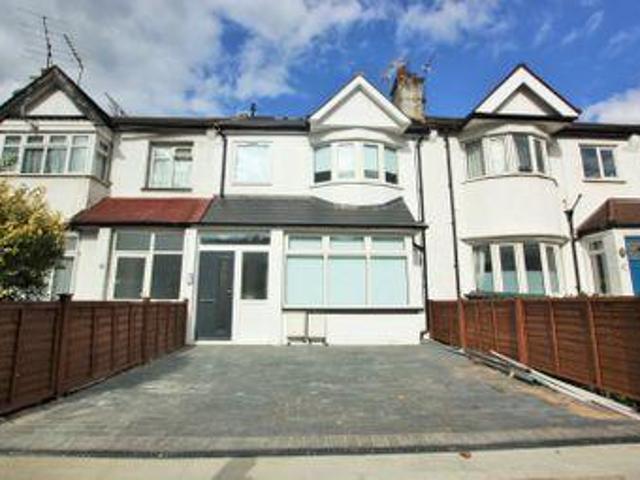 3 Bedrooms Flat for rent in Woodville Road, Golders Green NW11