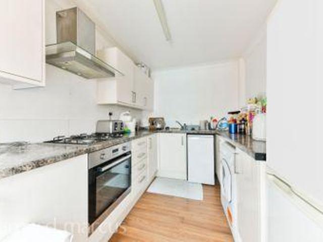 3 Bedrooms Flat for rent in Worple Road, London SW19
