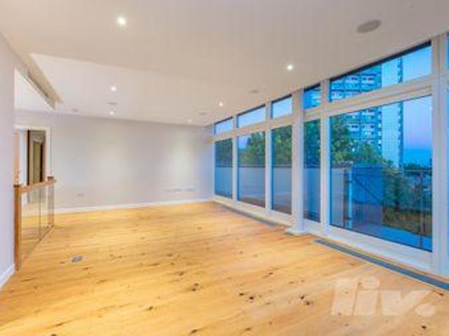 3 Bedrooms Flat for rent in Waterfront Apartments, Amberley Road, Warwick Avenue W9
