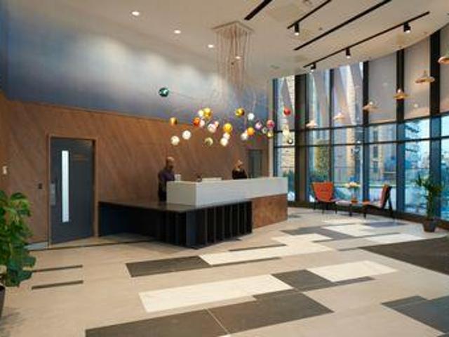 3 Bedrooms Flat for rent in Watermans Walk, Salford M50