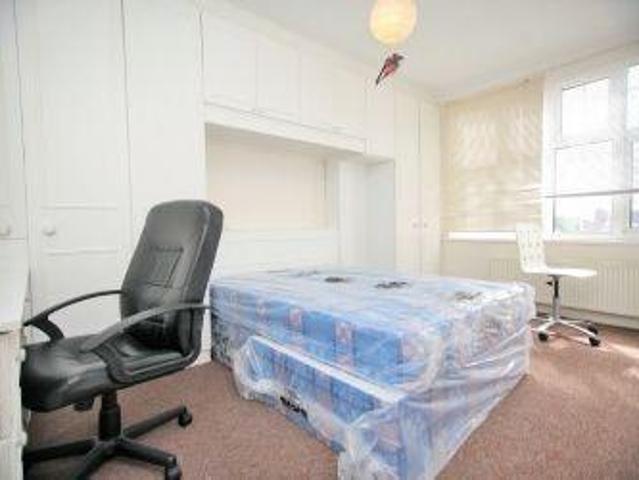 3 Bedrooms Flat for rent in Watford Way, London NW4