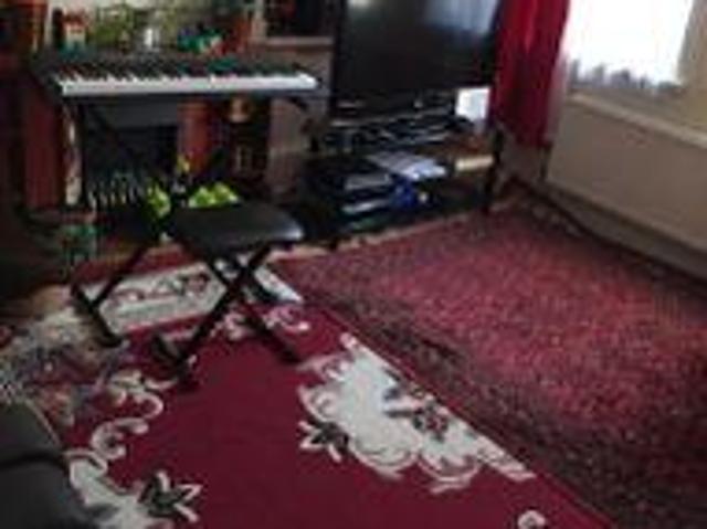 3 Bedrooms Flat for rent in Waverley Cres, Plumstead, London SE18