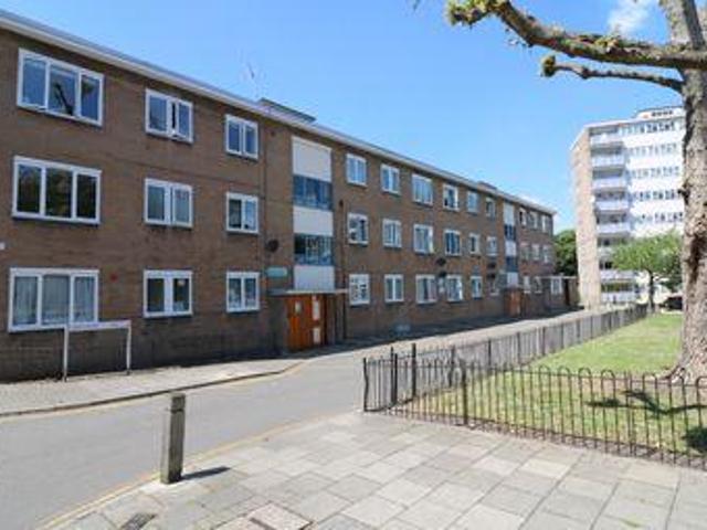 3 Bedrooms Flat for rent in Wainford Close, London SW19
