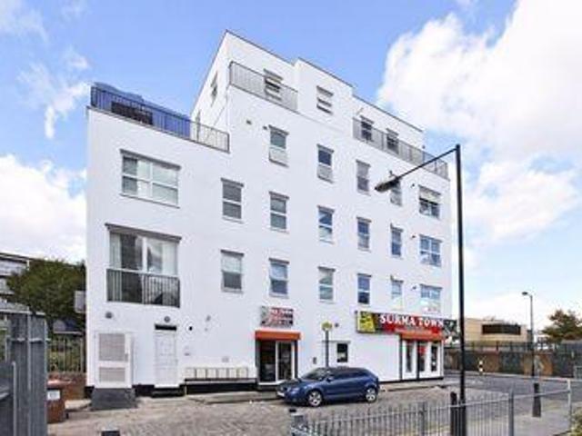 3 Bedrooms Flat for rent in Walburgh Street, Whitechapel, East London E1