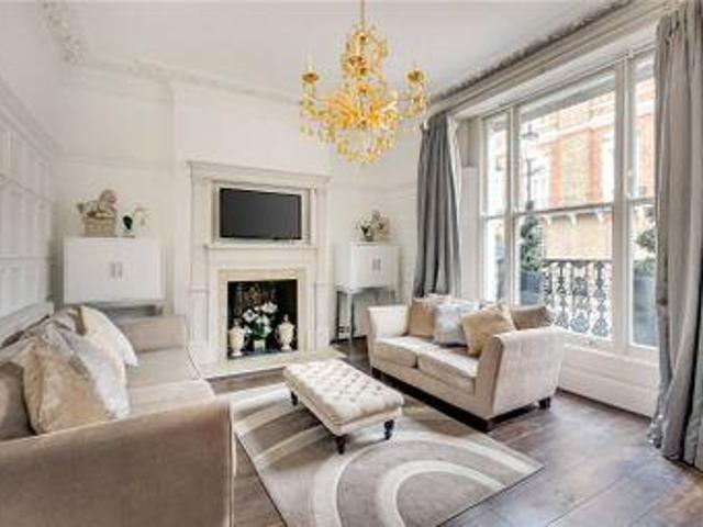 3 Bedrooms Flat for rent in Walton Street, Knightsbridge, London SW3