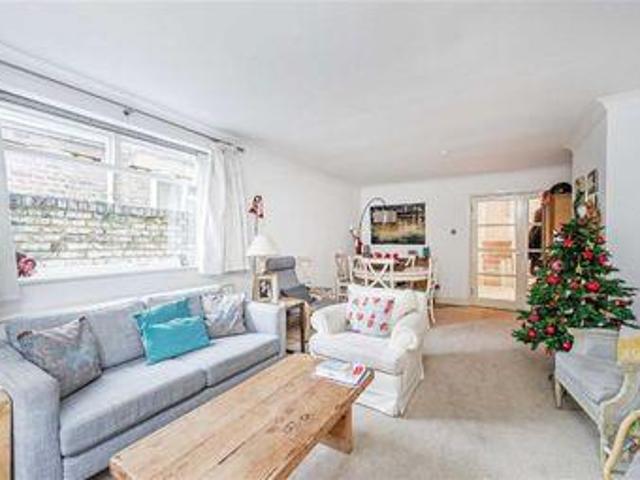 3 Bedrooms Flat for rent in Wandsworth Bridge Road, Fulham, London SW6