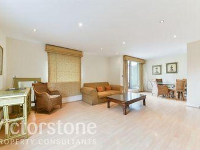 3 Bedrooms Flat for rent in Wards Wharf Approach, Royal Docks, London E16