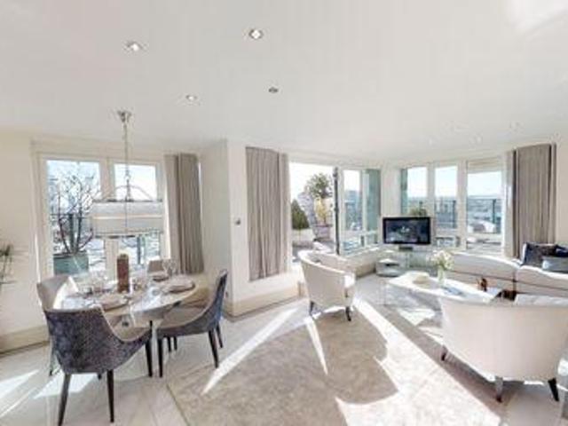 3 Bedrooms Flat for rent in Warren House, Warwick Road, Kensington W14