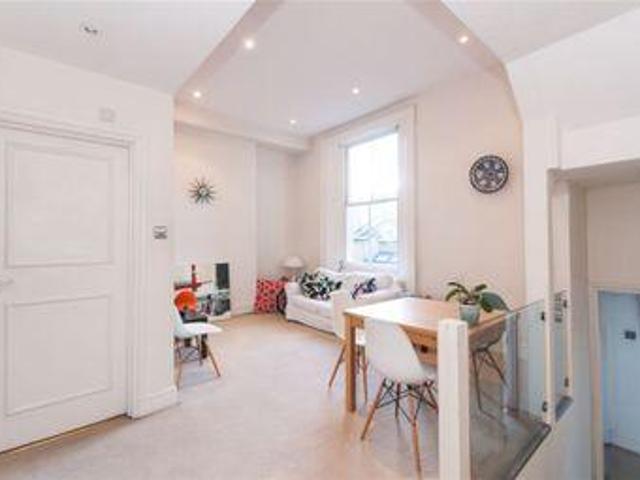 3 Bedrooms Flat for rent in Warwick Avenue, Little Venice, London W9