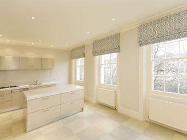 3 Bedrooms Flat for rent in Warwick Square, London SW1V