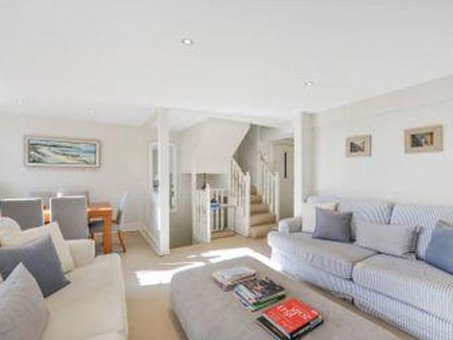 3 Bedrooms Flat for rent in Warwick Square, Pimlico, London SW1V