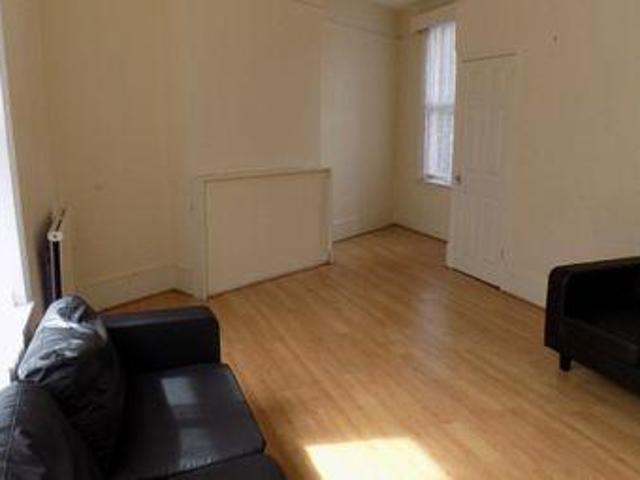 3 Bedrooms Flat for rent in West Green Road, London N15