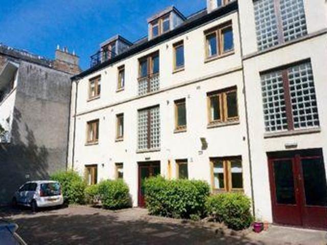 3 Bedrooms Flat for rent in West Silvermills Lane, Stockbridge, Edinburgh EH3