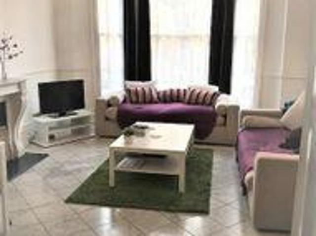 3 Bedrooms Flat for rent in Westbourne Park Road, London W11