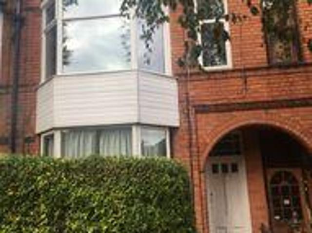 3 Bedrooms Flat for rent in Westcotes Drive, Leicester LE3