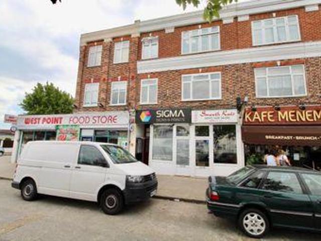 3 Bedrooms Flat for rent in Westerham Avenue, London N9