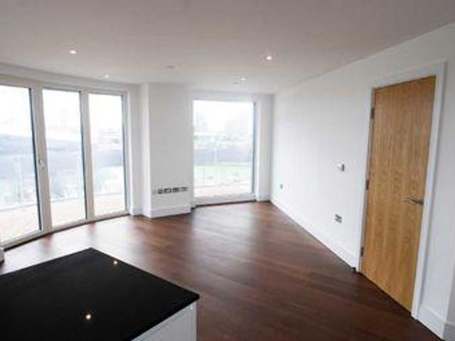 3 Bedrooms Flat for rent in Western Gateway, Docklands E16