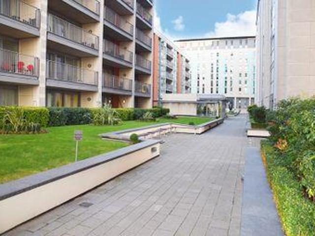 3 Bedrooms Flat for rent in Western Gateway, Royal Victoria, London E16