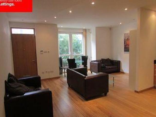 3 Bedrooms Flat for rent in Westferry Road, London E14