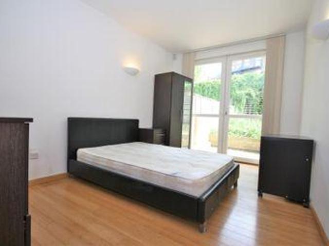 3 Bedrooms Flat for rent in Westferry Road, London E14