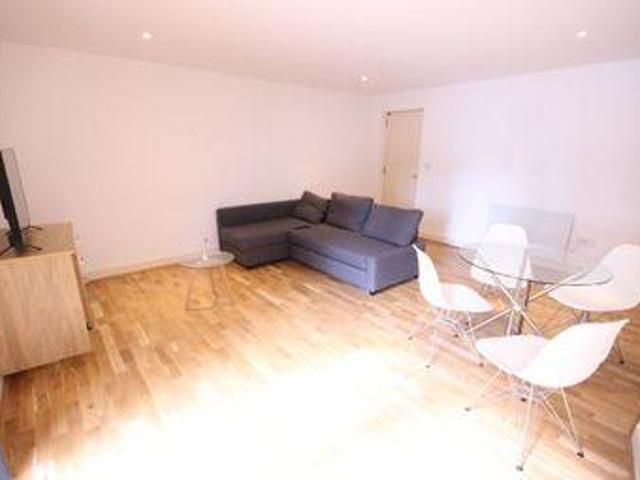 3 Bedrooms Flat for rent in Westferry Road, London E14