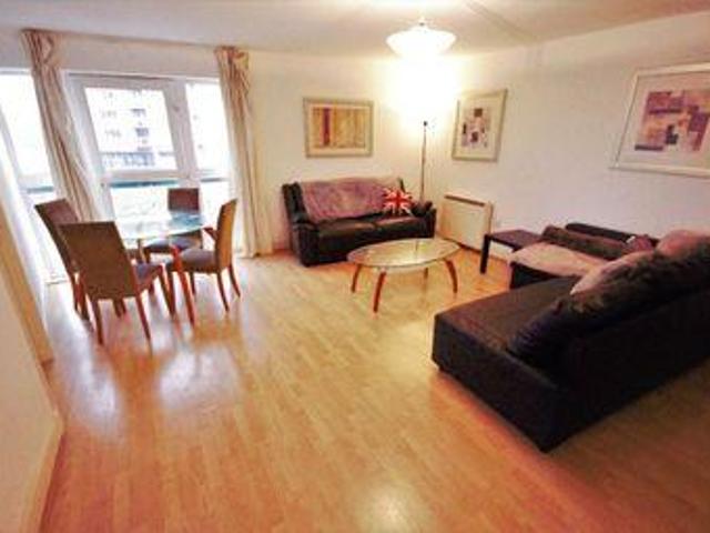 3 Bedrooms Flat for rent in Westferry Road, London E14