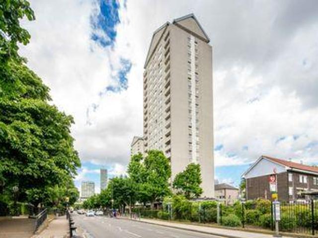 3 Bedrooms Flat for rent in Westferry Road, London E14