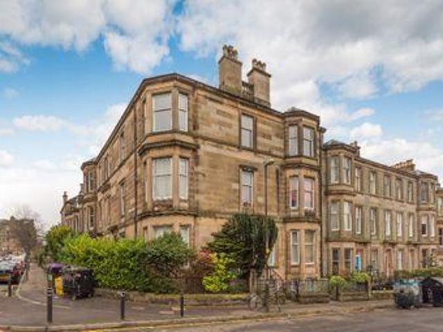 3 Bedrooms Flat for rent in Westhall Gardens, Bruntsfield, Edinburgh EH10