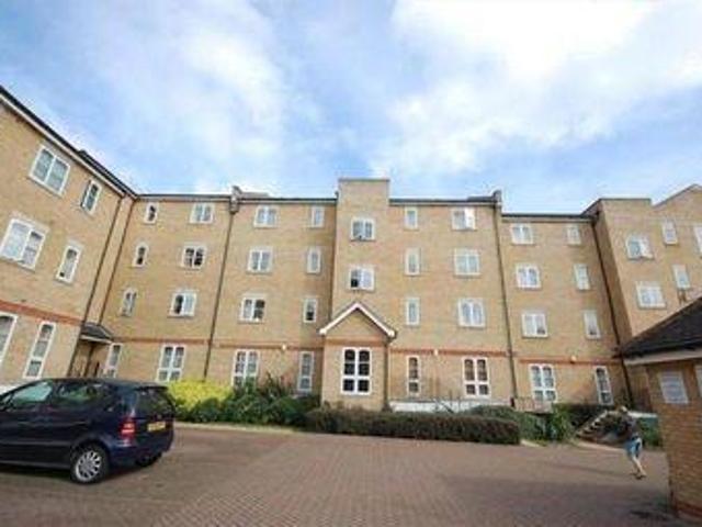 3 Bedrooms Flat for rent in Wheat Sheaf Close, Docklands E14