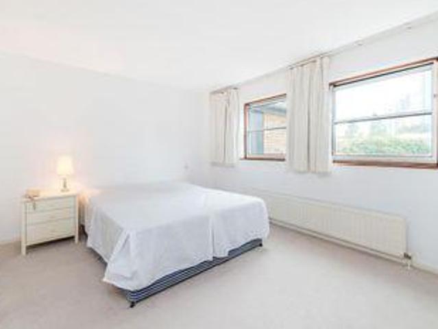 3 Bedrooms Flat for rent in Whistlers Avenue, London SW11