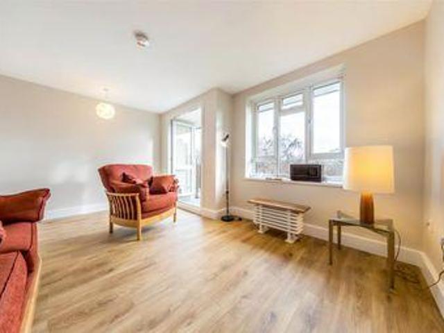 3 Bedrooms Flat for rent in Whitnell Way, London SW15