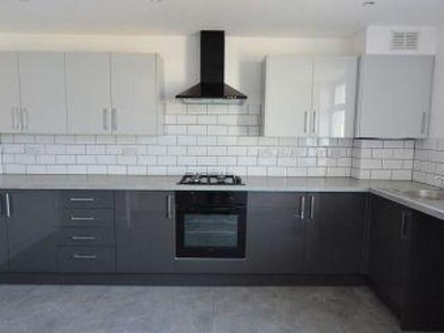 3 Bedrooms Flat for rent in Whitechapel Road, London E1