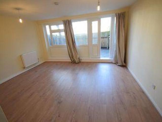 3 Bedrooms Flat for rent in Whitton Walk, Bow E3