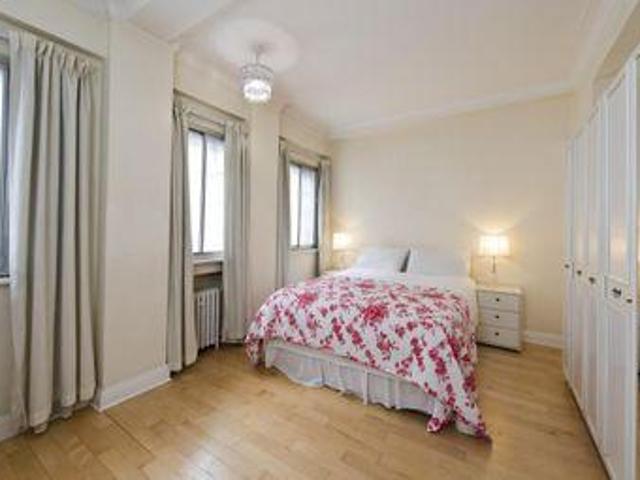 3 Bedrooms Flat for rent in Wigmore Court, Wigmore Street, Marylebone, London W1U