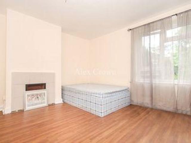 3 Bedrooms Flat for rent in Wilberforce Road, London N4