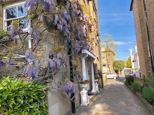 3 Bedrooms Flat for rent in Wilbury Road, Hove BN3