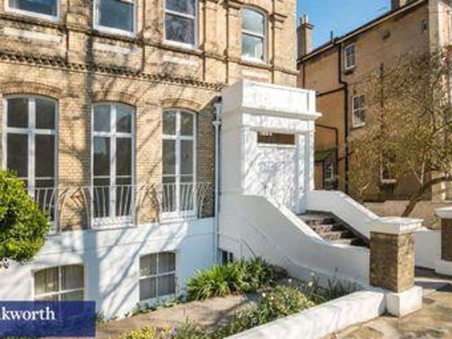 3 Bedrooms Flat for rent in Wilbury Road, Hove, East Sussex BN3