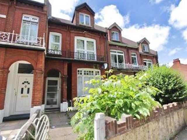 3 Bedrooms Flat for rent in Willoughby Road, Hornsey, London N8