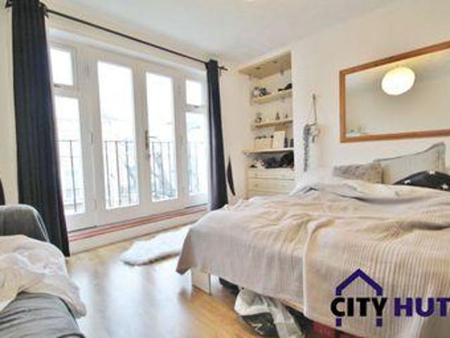 3 Bedrooms Flat for rent in Willes Road, London NW5