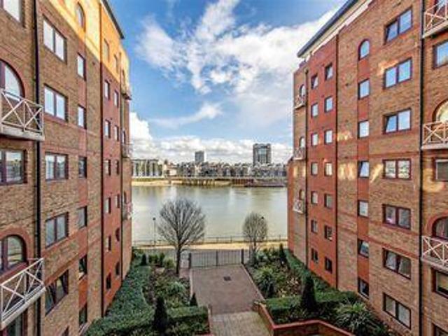 3 Bedrooms Flat for rent in William Morris Way, Fulham, London SW6