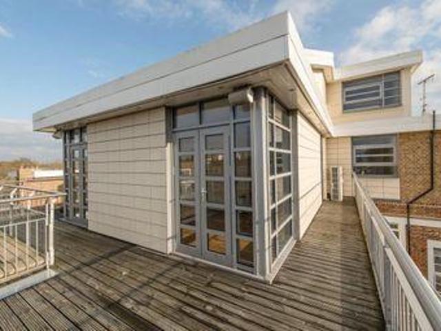 3 Bedrooms Flat for rent in Wimbledon Hill Road, London SW19
