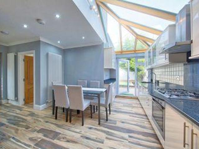 3 Bedrooms Flat for rent in Wimbledon Park Road, London, Greater London SW18