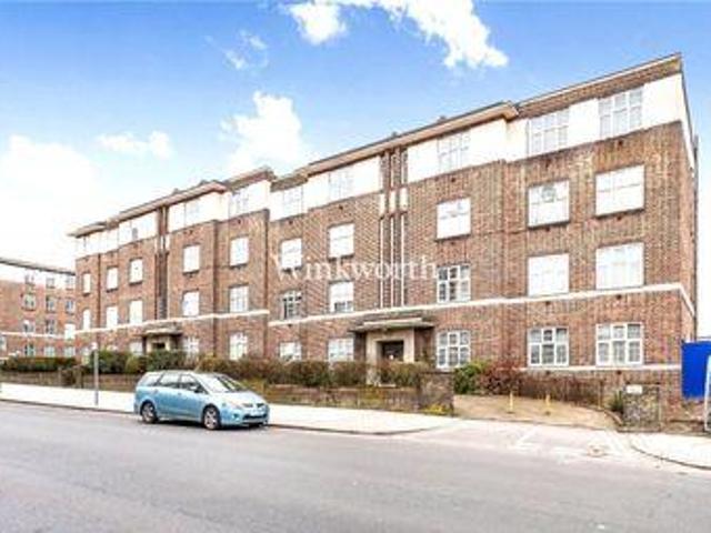 3 Bedrooms Flat for rent in Windsor Court, Golders Green Road, London NW11