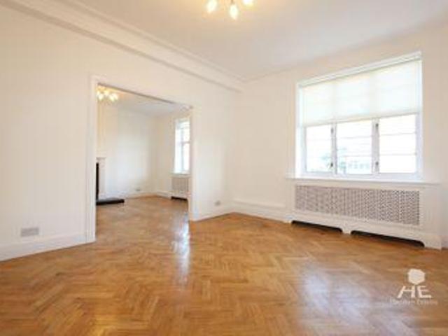 3 Bedrooms Flat for rent in Windsor Court, London NW11
